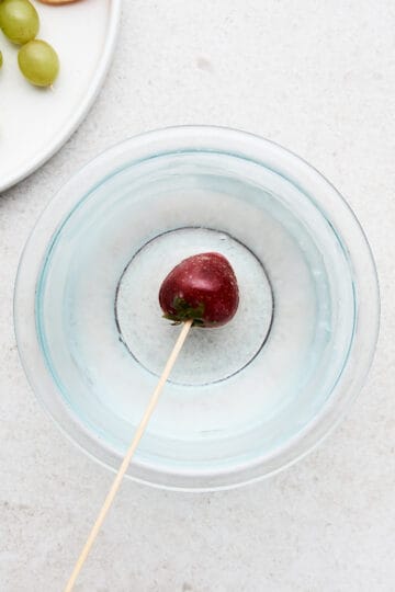 Easy Tanghulu Recipe (3 Ingredients)